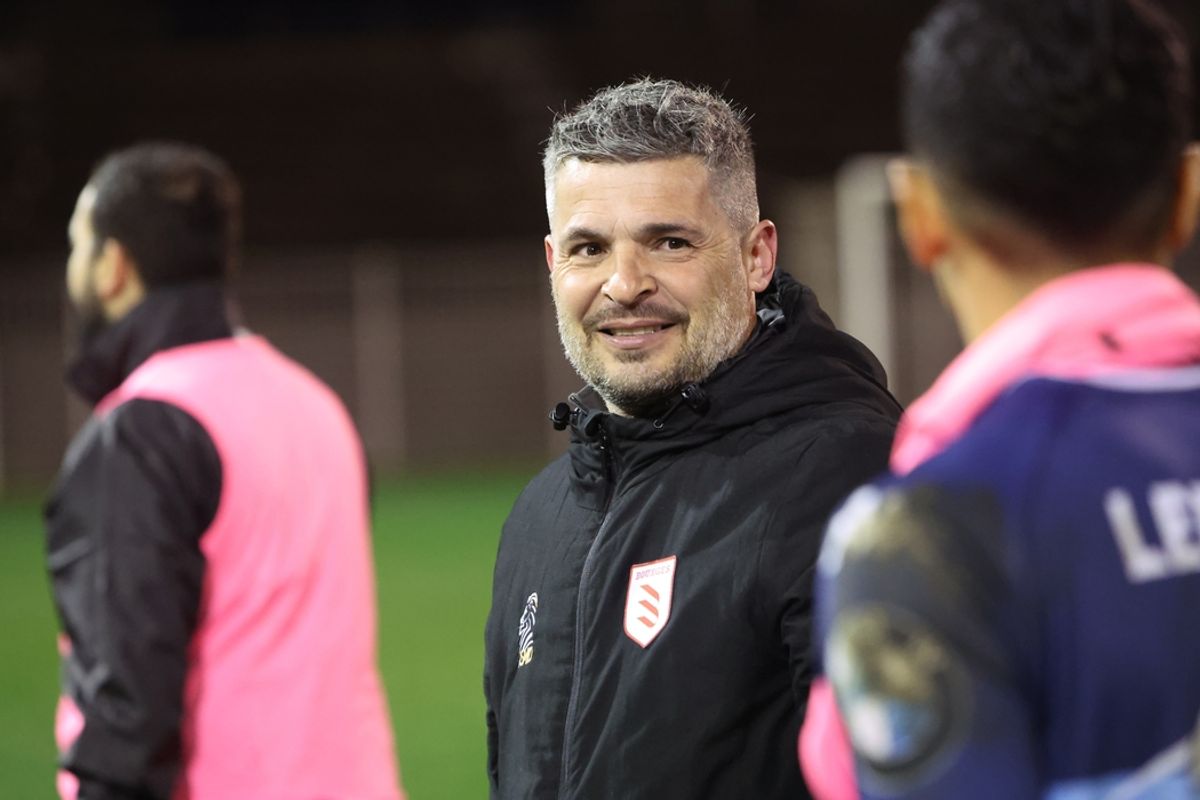 "Un signe de confiance mutuelle" : l'entraîneur Romain Revelli prolongé ...