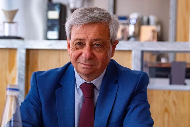 Etienne Guyot, le nouveau préfet d'Auvergne-Rhône-Alpes, prend ses ...