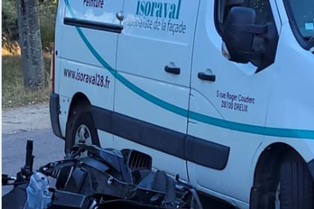 Une collision entre un utilitaire et un deux roues à Dreux : un blessé grave - L’Écho Républicain