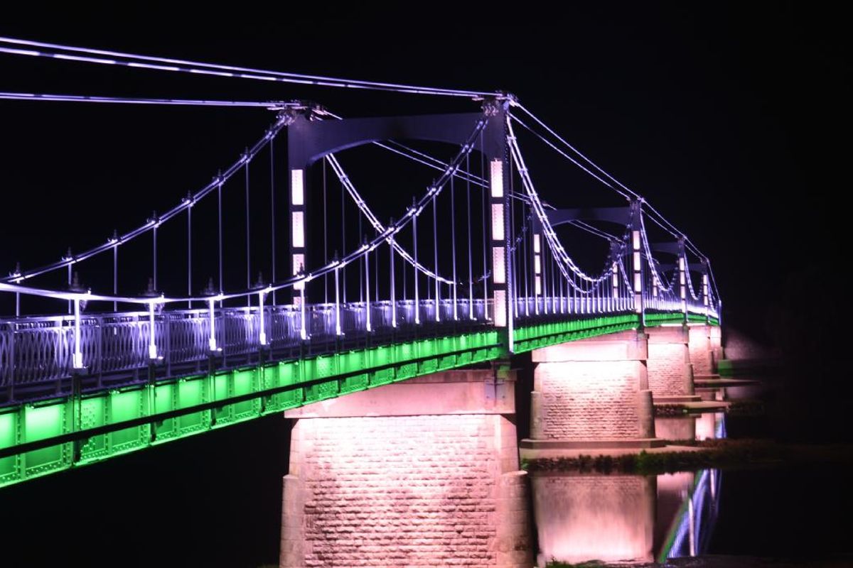 Le pont revêt ses habits de lumière - La République du Centre