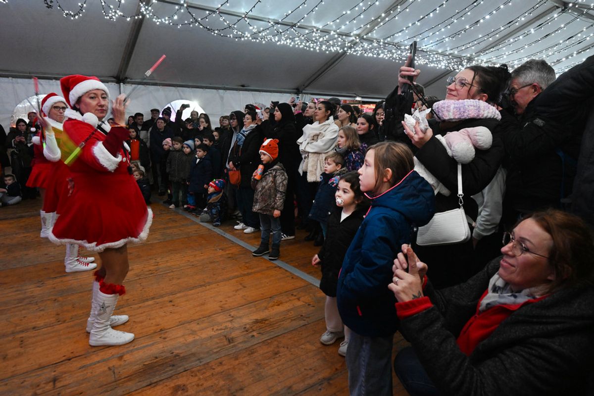 21 chalets, des foods-trucks, des manèges et des animations, bienvenue ...