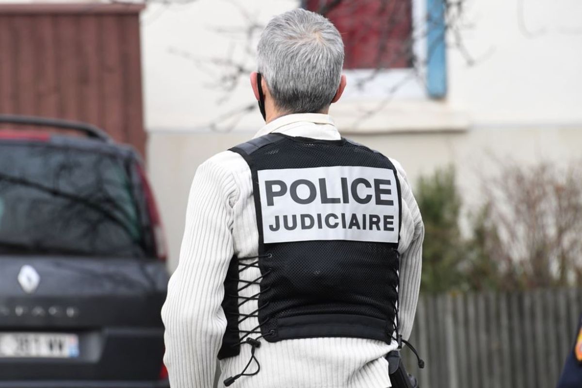 Arnaque au jeu de bonneteau à Paris : vague d'interpellations dans le ...