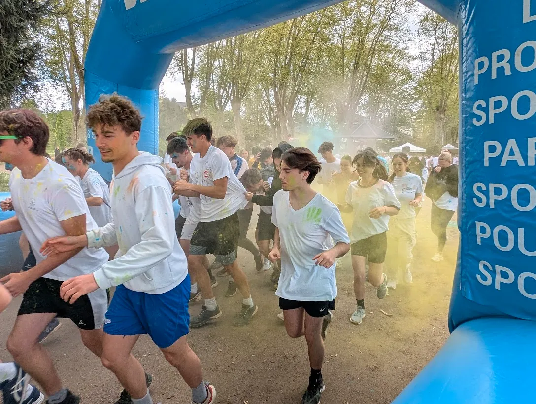 Bourrasque de couleurs à Brive : 1.200 jeunes participent à la deuxième ...