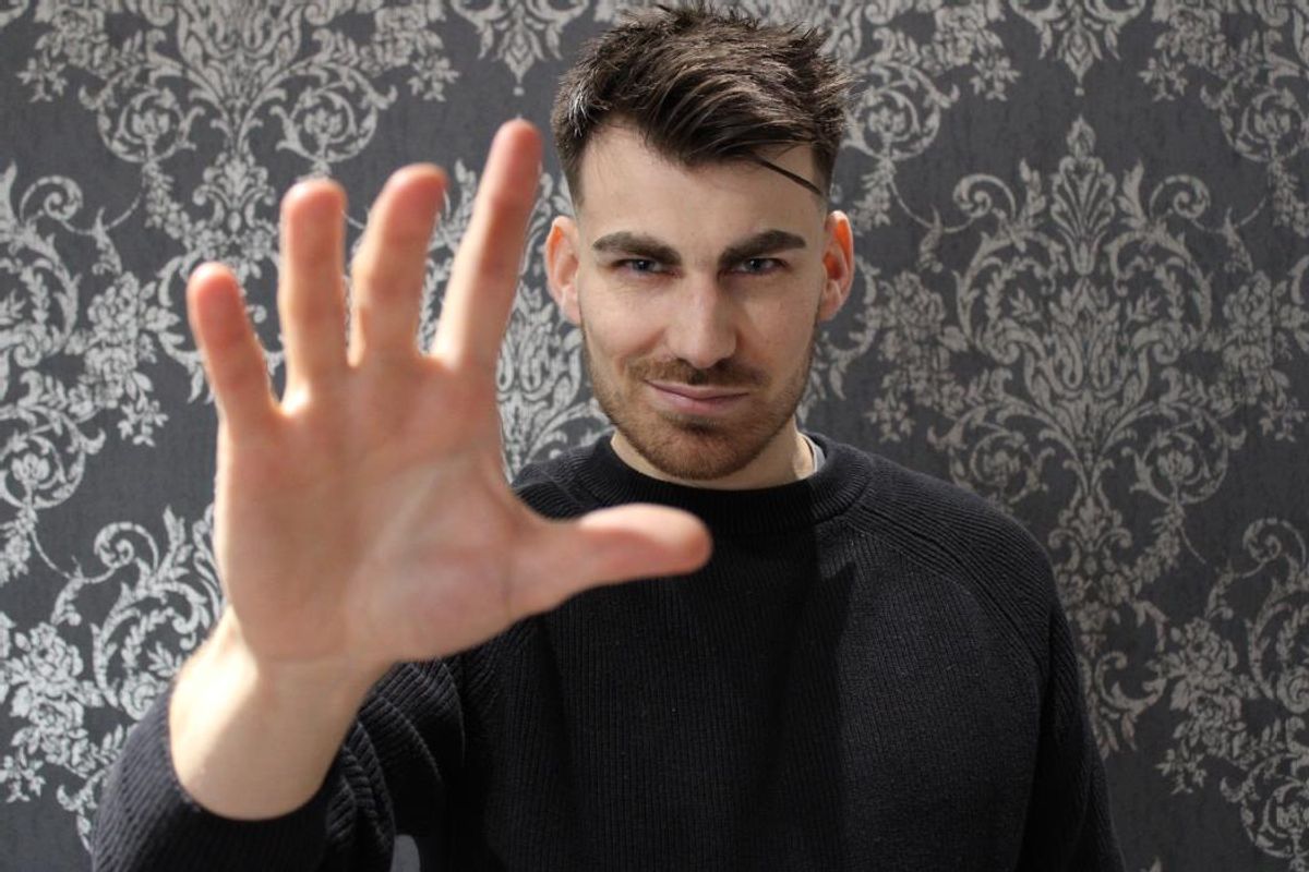 Léon le magicien ou l’art de rassembler au Festival off d'Avignon - Le ...