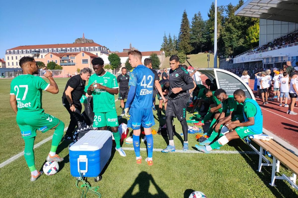 L'AS Saint-Etienne jouera au stade Massot du Puy-en-Velay en juillet ...