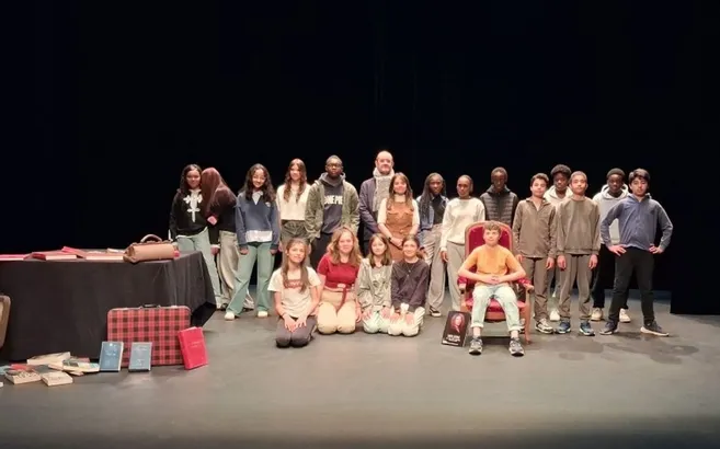 À Vierzon, les collégiens explorent Molière avec la compagnie ...