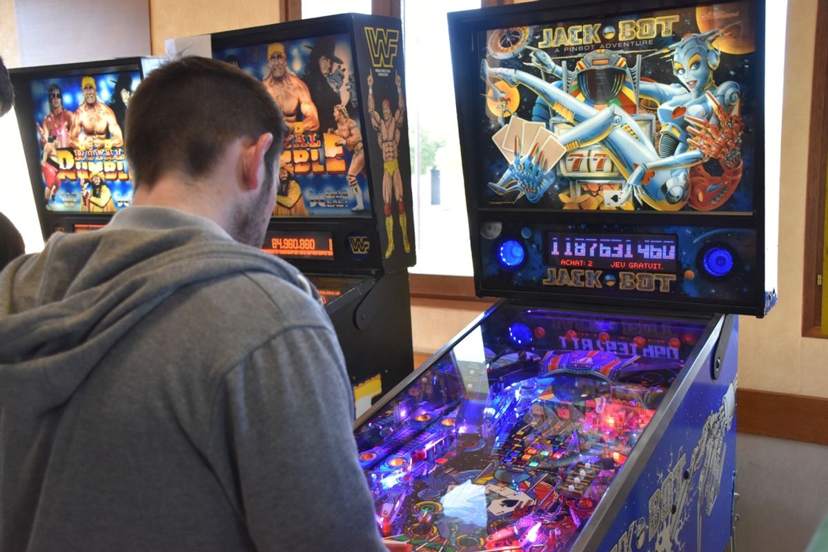 Billards électriques, bornes d'arcade... Un salon du flipper organisé ...