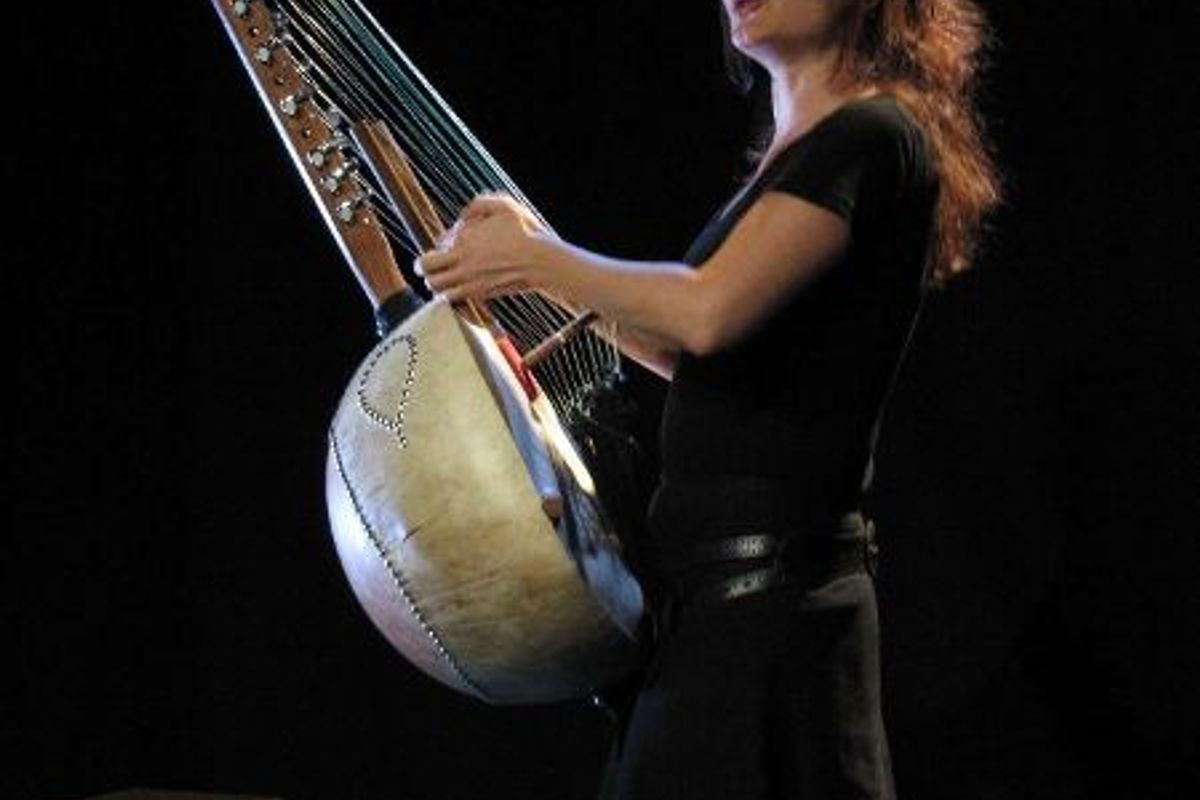 FAUX MAZURAS. Le bel album à histoires de Delphine Noly - La Montagne