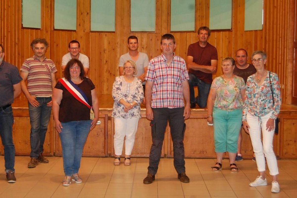 CHANTEUGES. Sandrine Roux succède à Franck Noël-Baron - L’Éveil de la ...