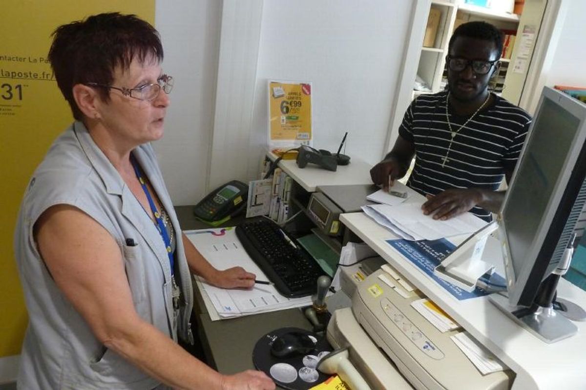 Le bureau de Poste a mis en place de nouveaux horaires - L'Yonne ...