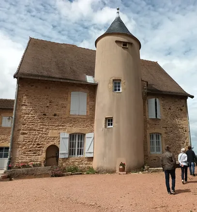 Visite de Saint-Laurent-en-Brionnais, village d’embouche - Le Pays Roannais
