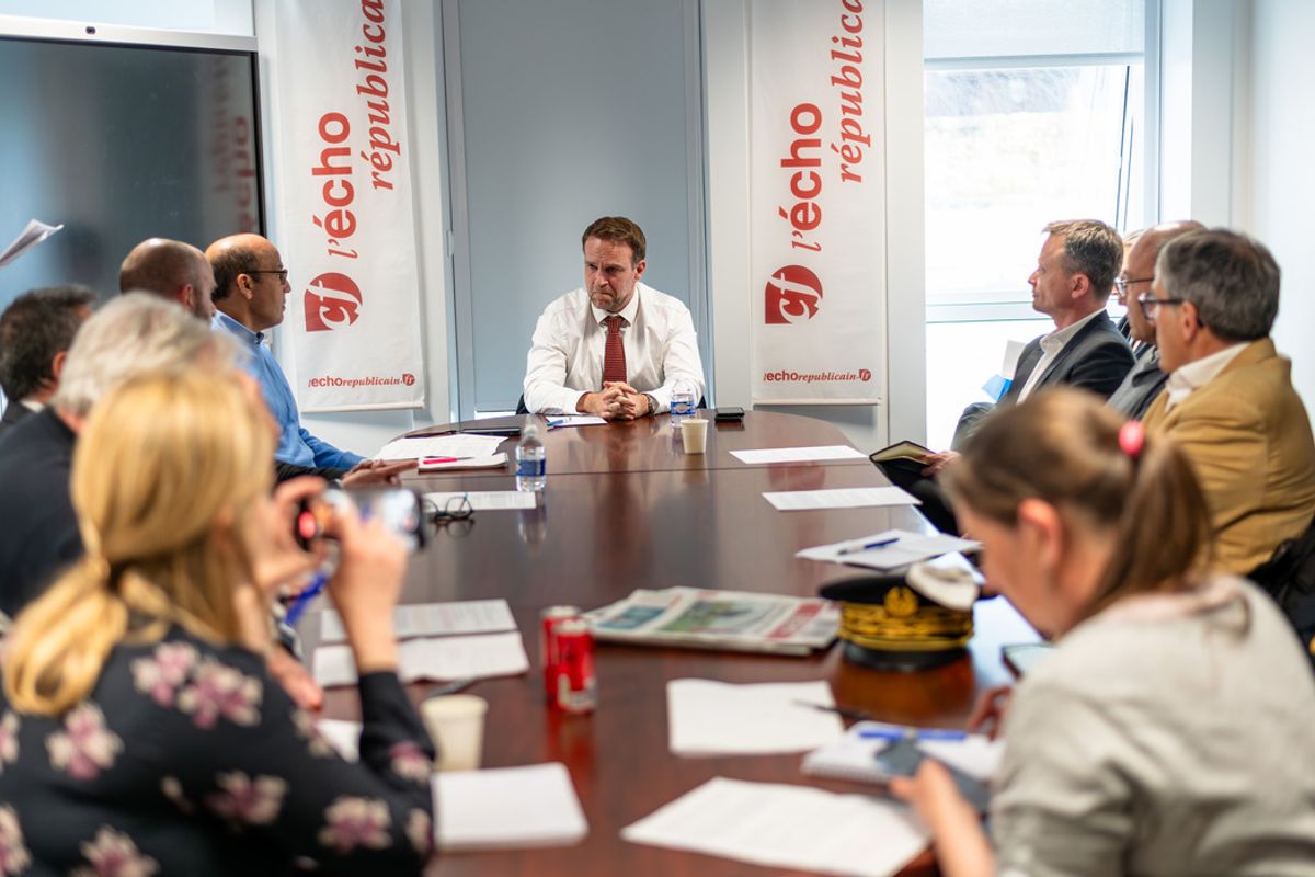 Face au désarroi des salariés d'ArcelorMittal, Marc Ferracci, ministre de l'Industrie, veut ...