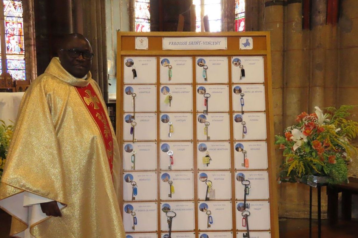 SAINT POURCAIN SUR SIOULE. Le Père Firmin Ihoula, nouveau curé - La ...