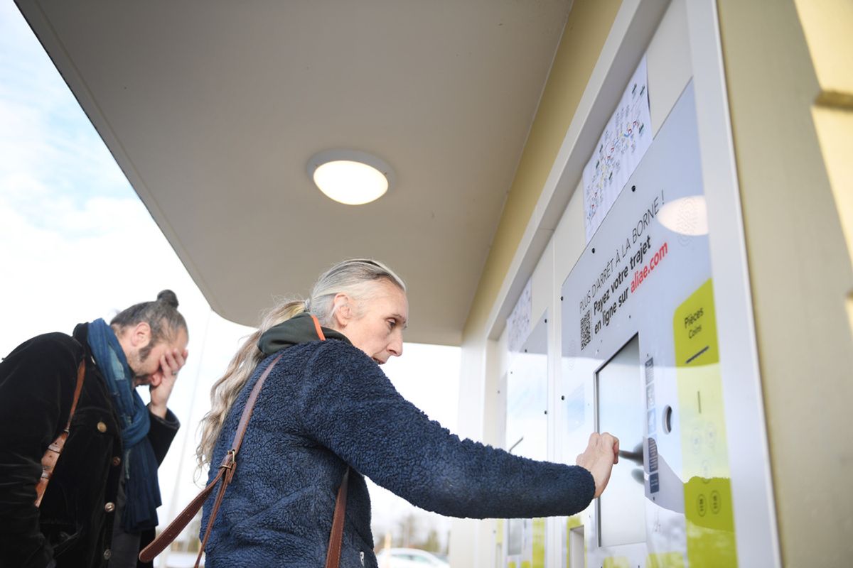 Premiers tests et quelques tâtonnements sur l'A79, première autoroute à ...