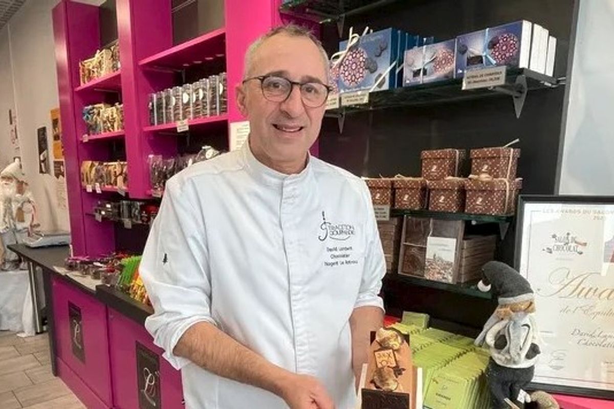 Arcisses : le chocolatier et pâtissier David Lambert sort une bûche de ...