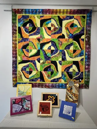 Découvrez l'exposition de Dominique Delmas à Marcolès : patchwork et ...