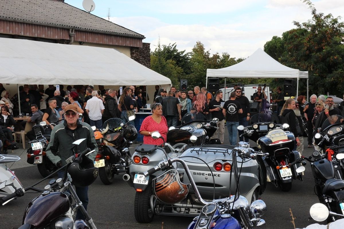 CHATEL GUYON. Balade et concert entre amis motards - La Montagne