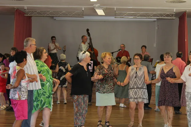 Soulangis : Folka’Zimut anime un atelier bal folk avec bourrées et ...