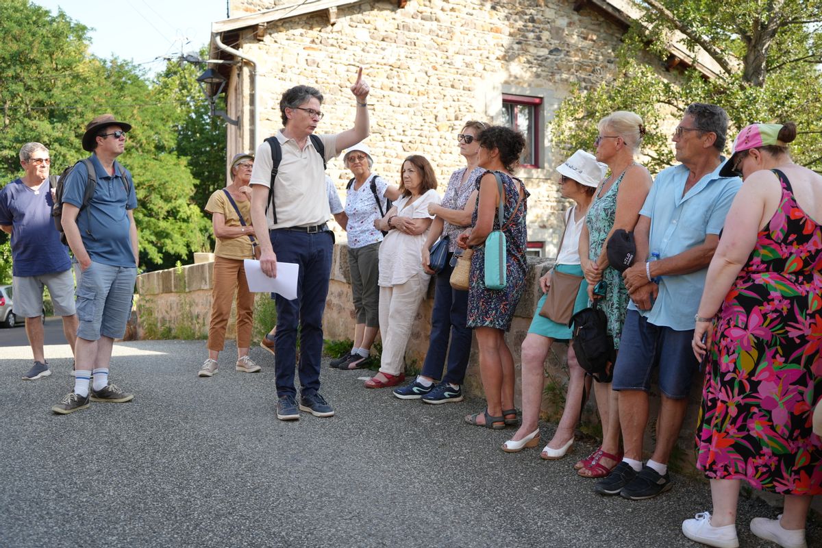 Une visite guidée rafraîchissante pour aller à la source de l’histoire ...