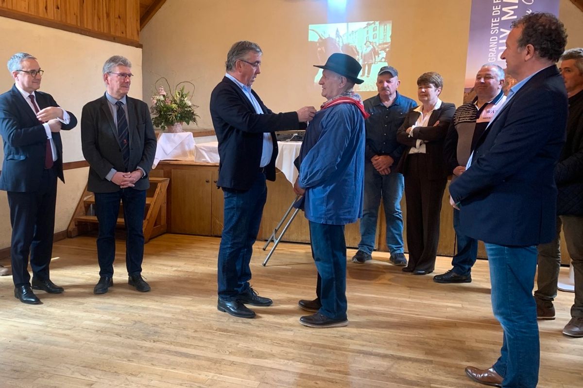 Pierre Parra médaillé du Mérite agricole - La Montagne