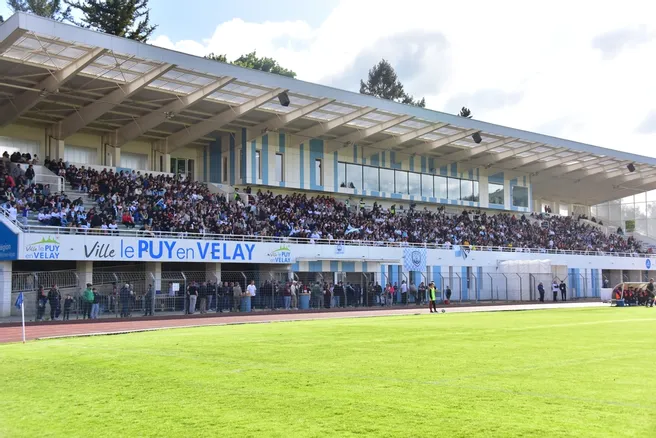 "Ce serait une bêtise monumentale" : l'avenir du stade Massot divise ...