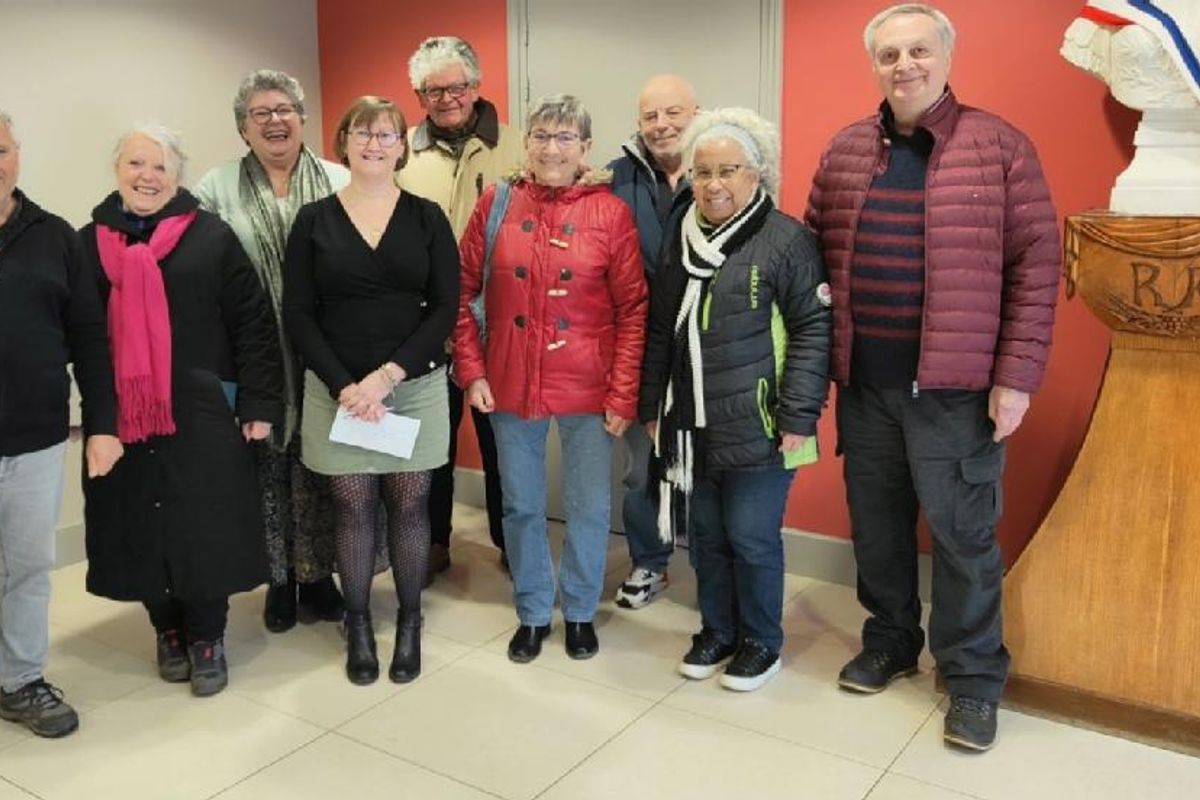 Des marcheurs solidaires d’Octobre rose à Jouet-sur-l'Aubois - Le Berry ...