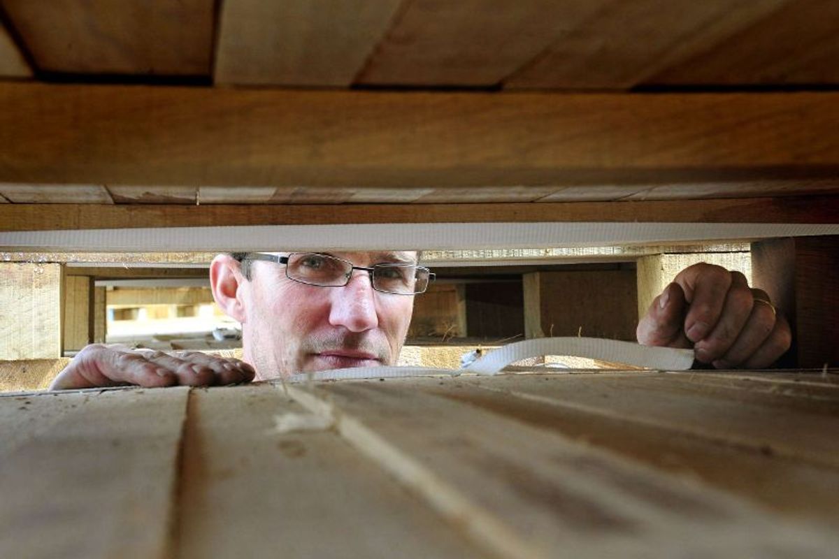 Installé à son propre compte avenue de la gare, à Créchy, depuis 1998 ...