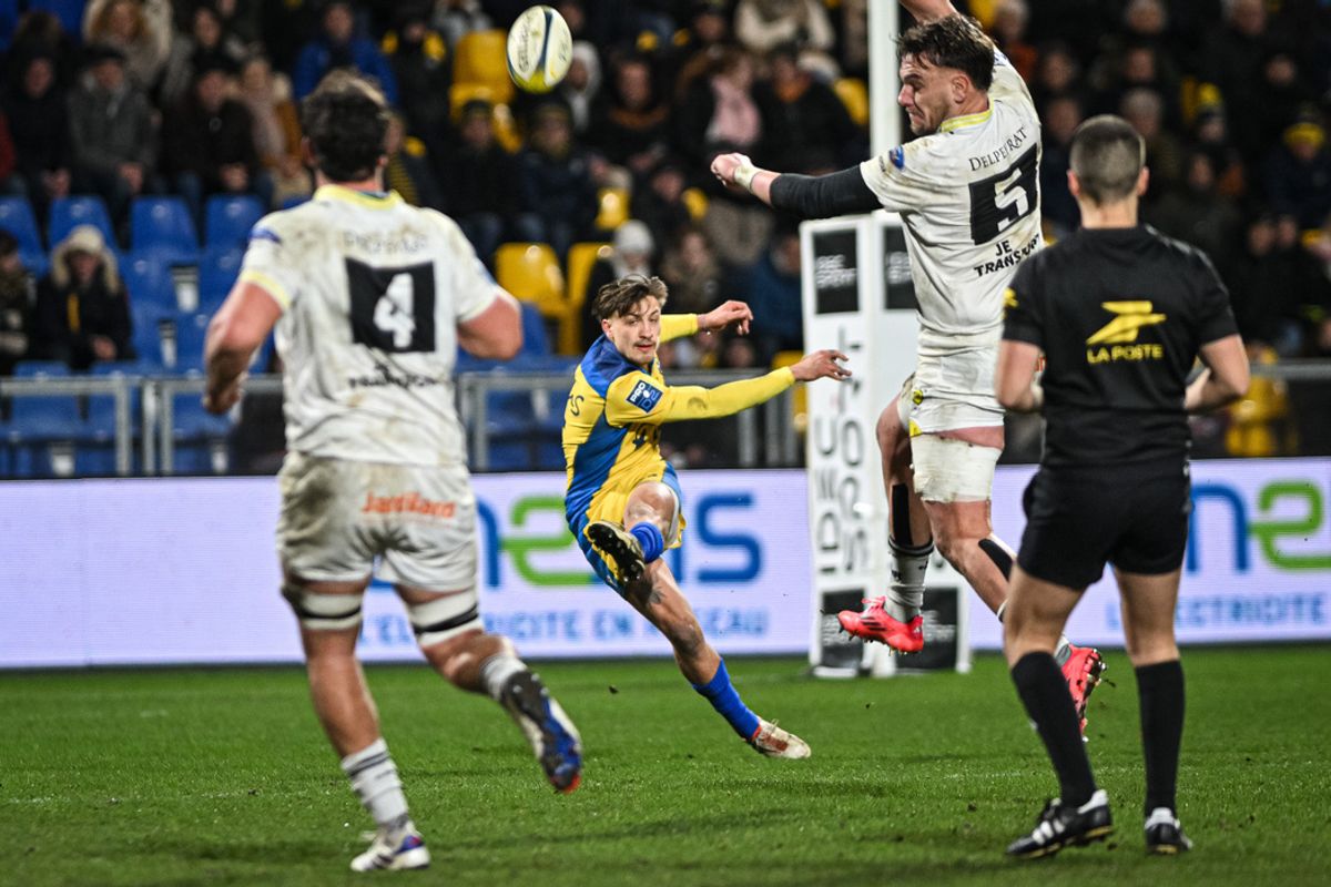 Formé à l'aile, Perry Mayo s'éclate au poste d'arrière à l'USON Nevers ...