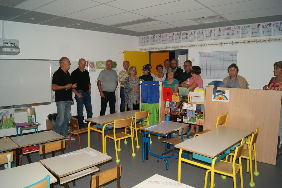 Les élus découvrent la nouvelle école - L’Écho Républicain